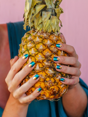 Aruba-Inspired Travel Nails • The Blonde Abroad