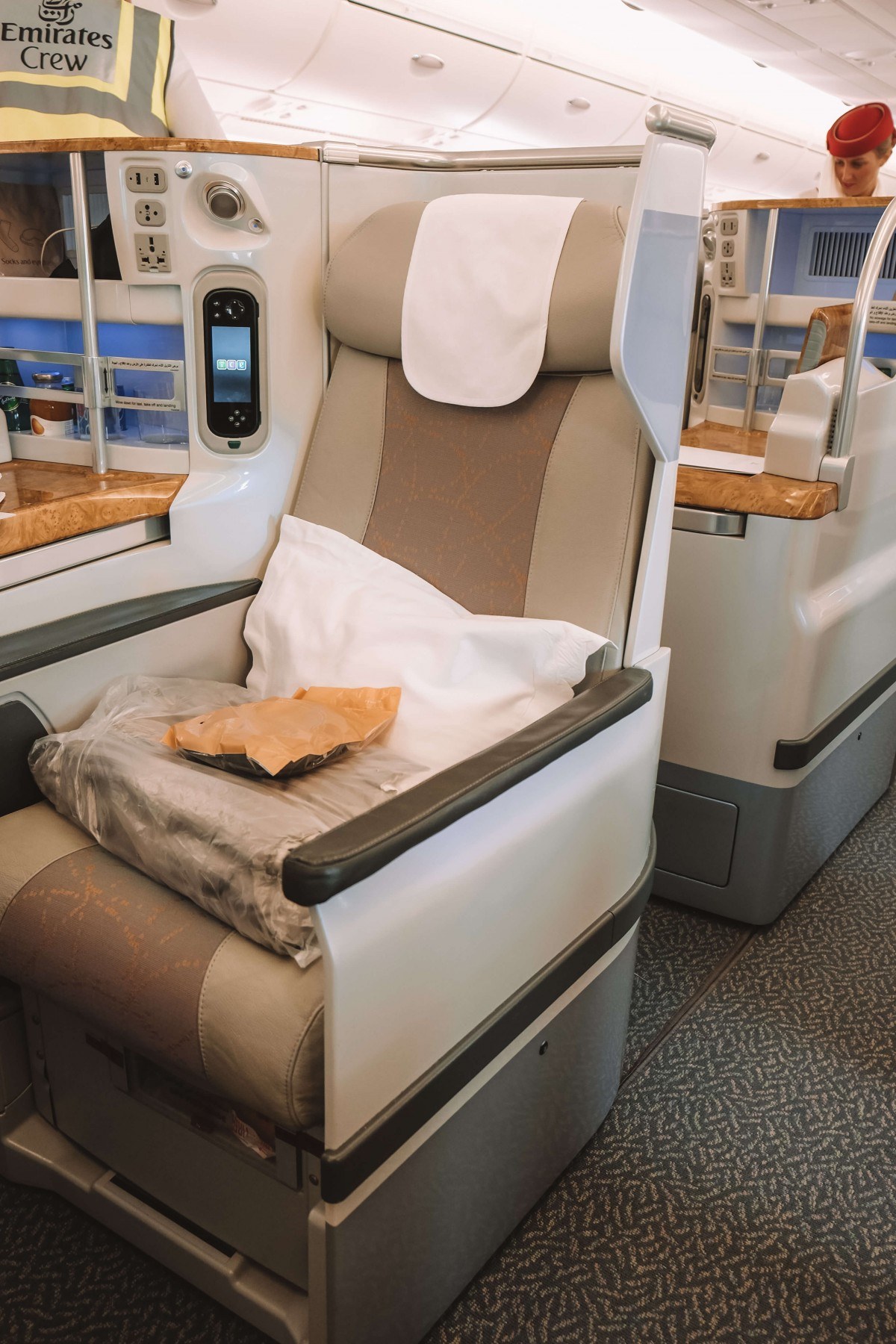 Emirates Business Class Flight from Dubai to Los Angeles • The Blonde ...